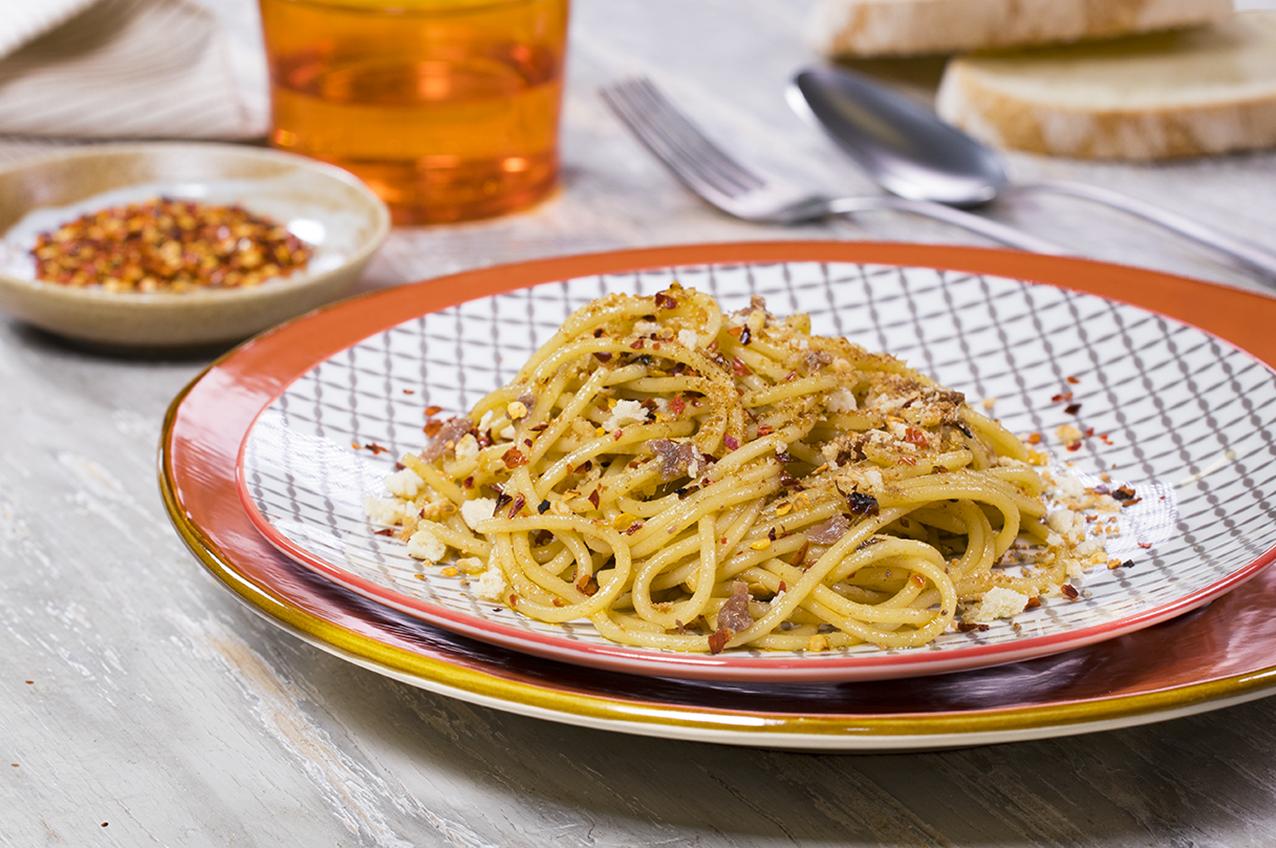 Pasta cu a muddica con peperoncino di Calabria Bio - Ricetta - Cannamela